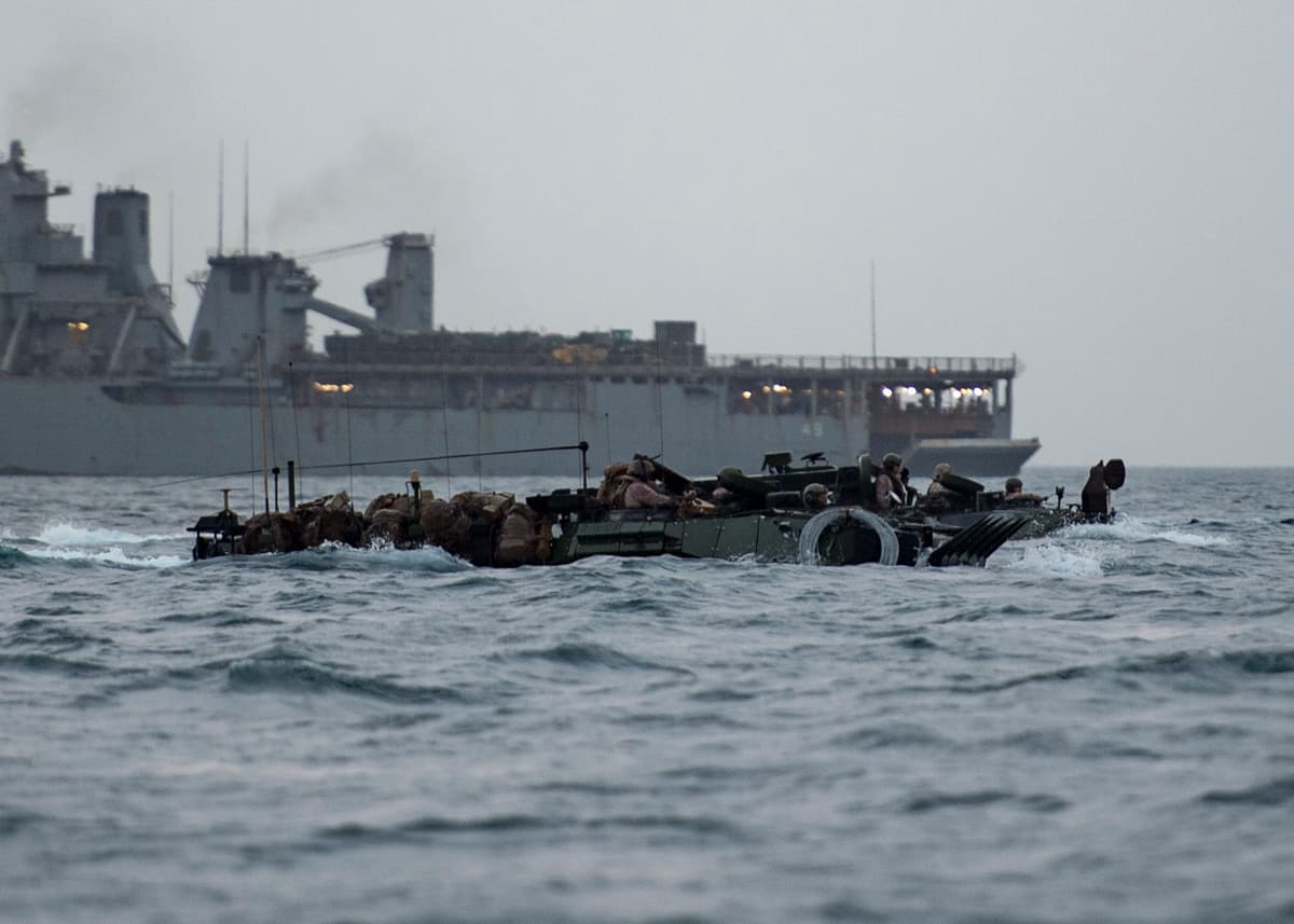 Assault Amphibious Vehicle Officer 1803 | USMC Officer
